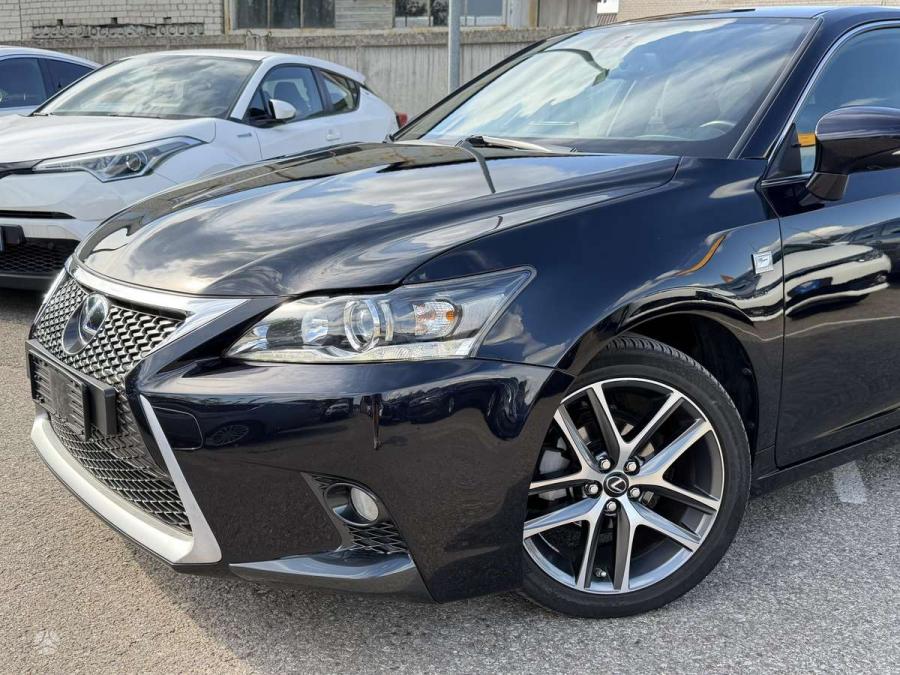 Blue Lexus CT 200h 2014 in Vilnius, with an engine capacity of 1.80 L and mileage of 175 thousand km for 12000 €, photo 4 on AUTOMOTO.COM.LV