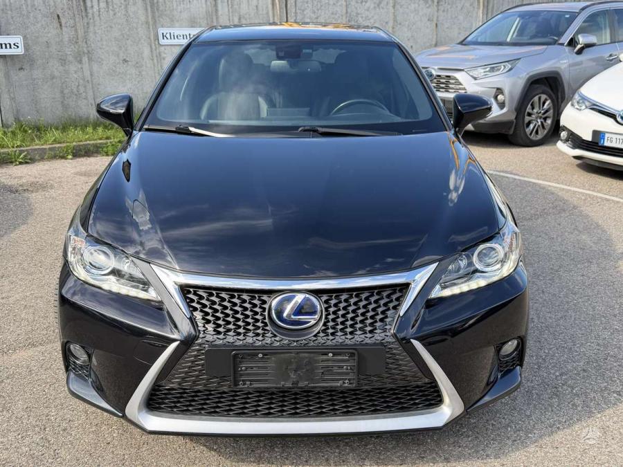Blue Lexus CT 200h 2014 in Vilnius, with an engine capacity of 1.80 L and mileage of 175 thousand km for 12000 €, photo 5 on AUTOMOTO.COM.LV