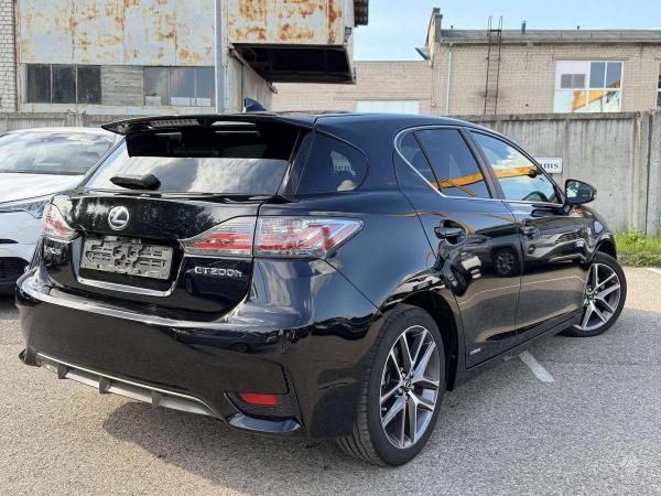 Zils Lexus CT 200h 2014 Viļņa, ar dzinēja tilpumu 1.80 L un nobraukumu 175 tūkst. km par 12000 €, foto 8 vietnē AUTOMOTO.COM.LV