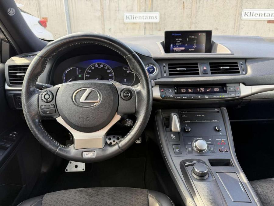 Blue Lexus CT 200h 2014 in Vilnius, with an engine capacity of 1.80 L and mileage of 175 thousand km for 12000 €, photo 18 on AUTOMOTO.COM.LV