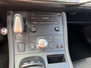 Blue Lexus CT 200h 2014 in Vilnius, with an engine capacity of 1.80 L and mileage of 175 thousand km for 12000 €, photo 21 on AUTOMOTO.COM.LV