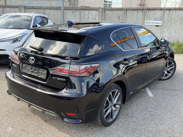 Zils Lexus CT 200h 2014 Viļņa, ar dzinēja tilpumu 1.80 L un nobraukumu 175 tūkst. km par 12000 €, foto 9 vietnē AUTOMOTO.COM.LV