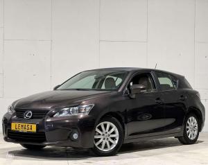 Brown Lexus CT 200h 2011 in Klaipeda, with an engine capacity of 1.80 L and mileage of 181 thousand km for 8499 €, photo 3 on AUTOMOTO.COM.LV