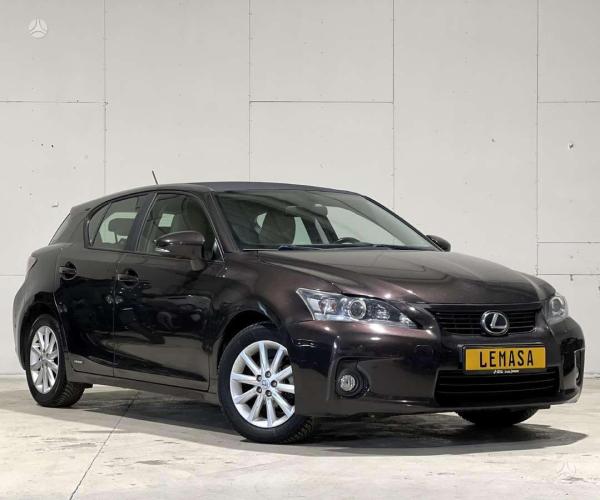 Brown Lexus CT 200h 2011 in Klaipeda, with an engine capacity of 1.80 L and mileage of 181 thousand km for 8499 €, photo 7 on AUTOMOTO.COM.LV