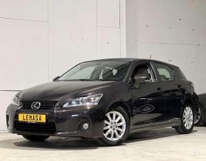 Brown Lexus CT 200h 2011 in Klaipeda, with an engine capacity of 1.80 L and mileage of 181 thousand km for 8499 €, photo 12 on AUTOMOTO.COM.LV
