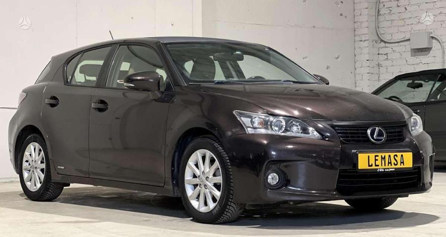 Brown Lexus CT 200h 2011 in Klaipeda, with an engine capacity of 1.80 L and mileage of 181 thousand km for 8499 €, photo 19 on AUTOMOTO.COM.LV