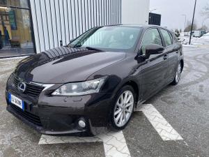 Brūns Lexus CT 200h 2011 Viļņa, ar dzinēja tilpumu 1.80 L un nobraukumu 218 tūkst. km par 8500 €, foto  vietnē AUTOMOTO.COM.LV