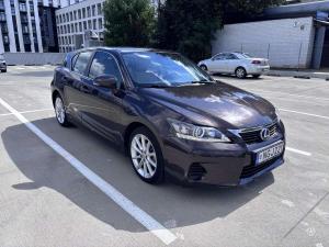 Brown Lexus CT 200h 2011 in Vilnius, with an engine capacity of 1.80 L and mileage of 173 thousand km for 7900 €, photo 4 on AUTOMOTO.COM.LV