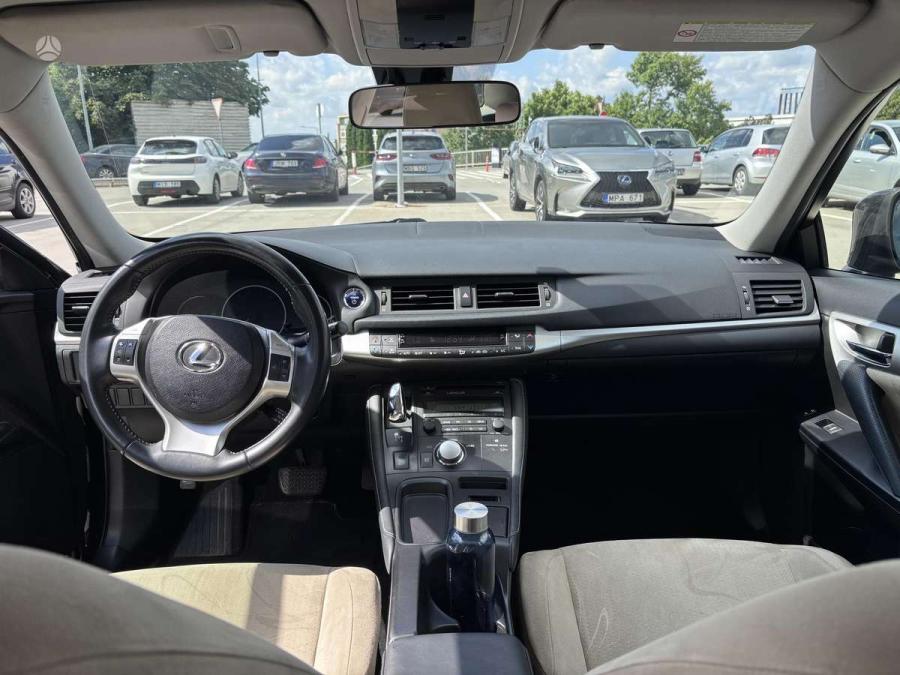 Brown Lexus CT 200h 2011 in Vilnius, with an engine capacity of 1.80 L and mileage of 173 thousand km for 7900 €, photo 10 on AUTOMOTO.COM.LV