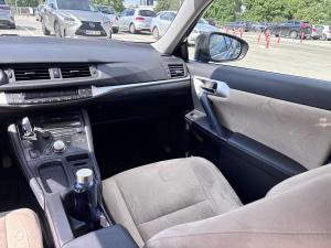 Brown Lexus CT 200h 2011 in Vilnius, with an engine capacity of 1.80 L and mileage of 173 thousand km for 7900 €, photo 11 on AUTOMOTO.COM.LV