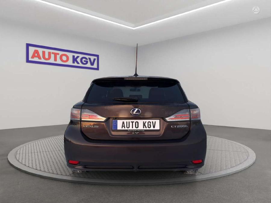 Brūns Lexus CT 200h 2012 Kauņa, ar dzinēja tilpumu 1.80 L un nobraukumu 300 tūkst. km par 7999 €, foto 4 vietnē AUTOMOTO.COM.LV