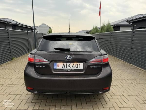 Brūns Lexus CT 200h 2012 Kauņa, ar dzinēja tilpumu 1.80 L un nobraukumu 307 tūkst. km par 7300 €, foto 5 vietnē AUTOMOTO.COM.LV