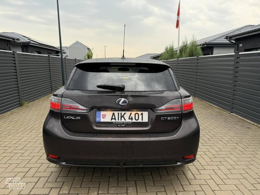 Brūns Lexus CT 200h 2012 Kauņa, ar dzinēja tilpumu 1.80 L un nobraukumu 307 tūkst. km par 7300 €, foto 6 vietnē AUTOMOTO.COM.LV