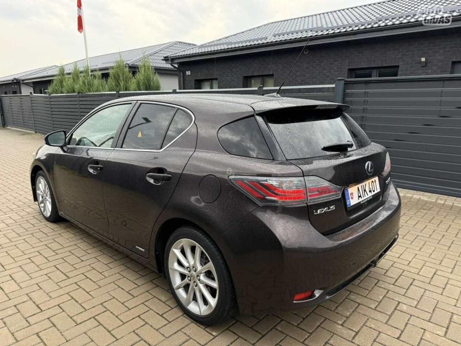 Brūns Lexus CT 200h 2012 Kauņa, ar dzinēja tilpumu 1.80 L un nobraukumu 307 tūkst. km par 7300 €, foto 7 vietnē AUTOMOTO.COM.LV