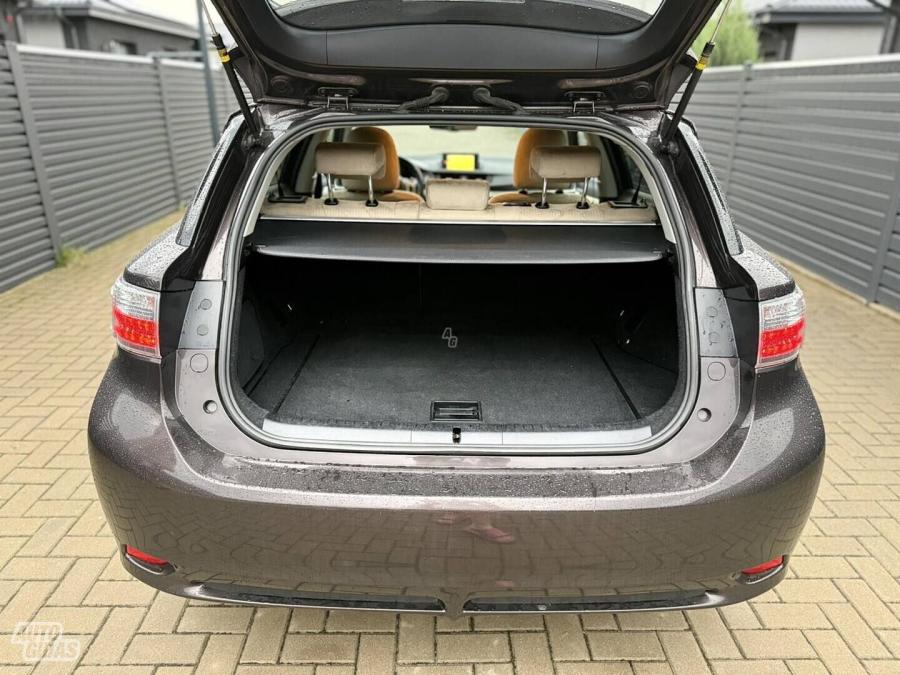 Brūns Lexus CT 200h 2012 Kauņa, ar dzinēja tilpumu 1.80 L un nobraukumu 307 tūkst. km par 7300 €, foto 14 vietnē AUTOMOTO.COM.LV
