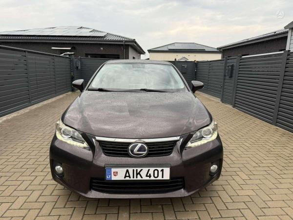 Brūns Lexus CT 200h 2012 Kauņa, ar dzinēja tilpumu 1.80 L un nobraukumu 307 tūkst. km par 7300 €, foto 2 vietnē AUTOMOTO.COM.LV