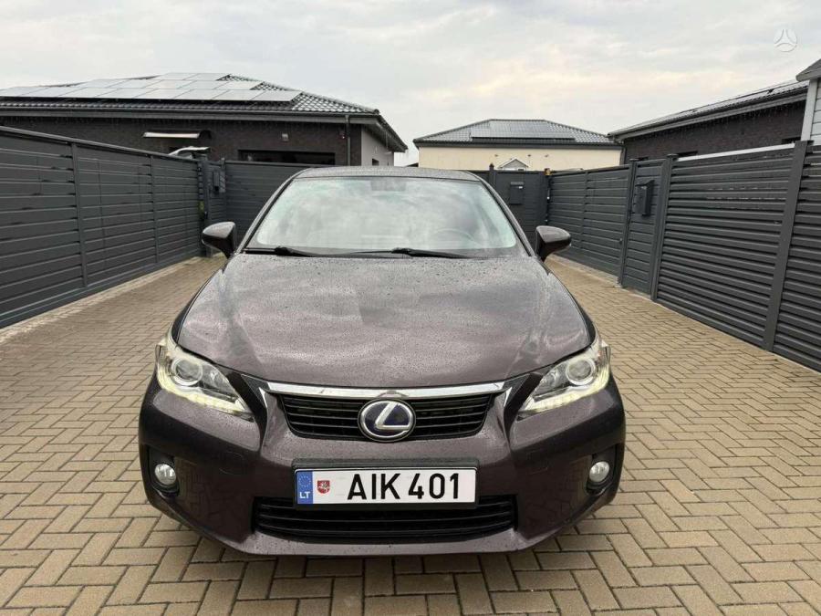 Brūns Lexus CT 200h 2012 Kauņa, ar dzinēja tilpumu 1.80 L un nobraukumu 307 tūkst. km par 7300 €, foto 3 vietnē AUTOMOTO.COM.LV