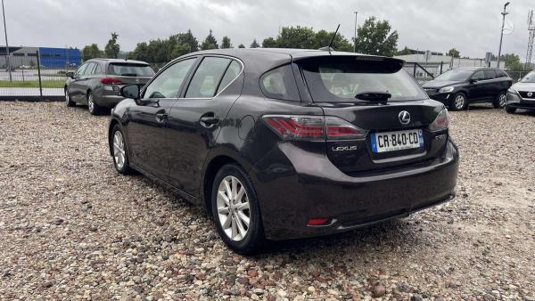 Brūns Lexus CT 200h 2013 Kauņa, ar dzinēja tilpumu 1.80 L un nobraukumu 250 tūkst. km par 8900 €, foto 6 vietnē AUTOMOTO.COM.LV