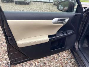 Brown Lexus CT 200h 2013 in Kaunas, with an engine capacity of 1.80 L and mileage of 250 thousand km for 8900 €, photo 10 on AUTOMOTO.COM.LV