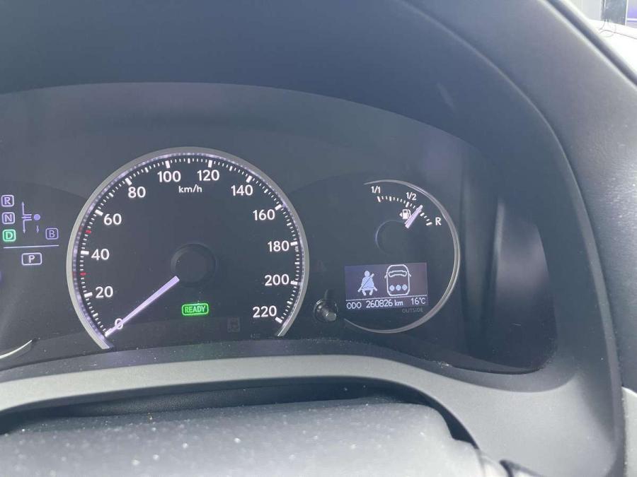 Brown Lexus CT 200h 2013 in Kaunas, with an engine capacity of 1.80 L and mileage of 250 thousand km for 8900 €, photo 18 on AUTOMOTO.COM.LV