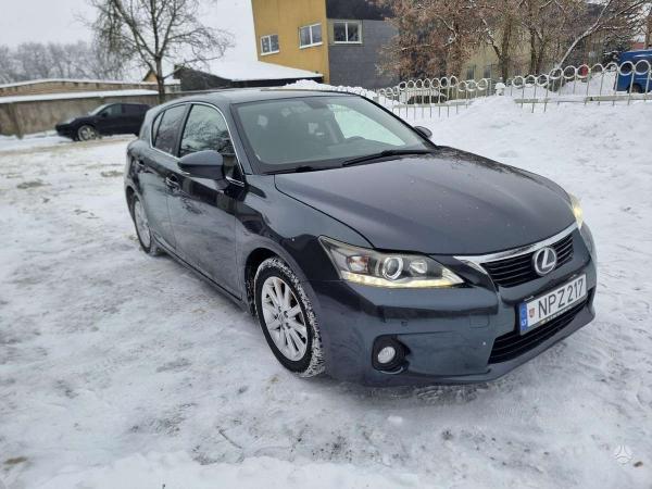Grey Lexus CT 200h 2011 in Panevezys, with an engine capacity of 1.80 L and mileage of 300 thousand km for 7800 €, photo 1 on AUTOMOTO.COM.LV