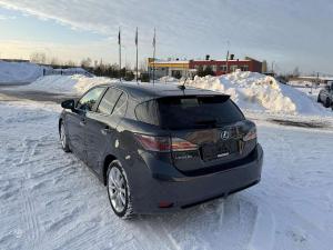 Pelēks Lexus CT 200h 2011 Telšiai, ar dzinēja tilpumu 1.80 L un nobraukumu 157 tūkst. km par 7200 €, foto 4 vietnē AUTOMOTO.COM.LV