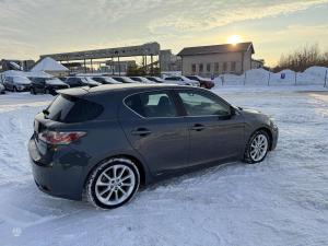 Pelēks Lexus CT 200h 2011 Telšiai, ar dzinēja tilpumu 1.80 L un nobraukumu 157 tūkst. km par 7200 €, foto 7 vietnē AUTOMOTO.COM.LV