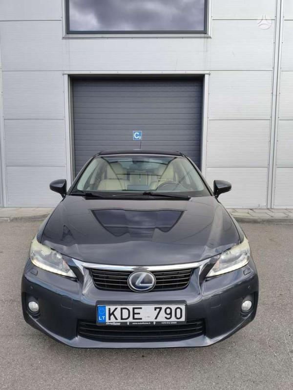 Pelēks Lexus CT 200h 2011 Kauņa, ar dzinēja tilpumu 1.80 L un nobraukumu 237 tūkst. km par 9499 €, foto 3 vietnē AUTOMOTO.COM.LV