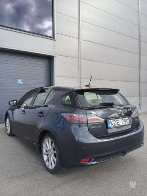 Pelēks Lexus CT 200h 2011 Kauņa, ar dzinēja tilpumu 1.80 L un nobraukumu 237 tūkst. km par 9499 €, foto 7 vietnē AUTOMOTO.COM.LV
