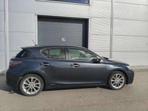 Pelēks Lexus CT 200h 2011 Kauņa, ar dzinēja tilpumu 1.80 L un nobraukumu 237 tūkst. km par 9499 €, foto 9 vietnē AUTOMOTO.COM.LV