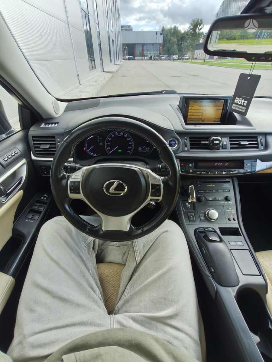 Pelēks Lexus CT 200h 2011 Kauņa, ar dzinēja tilpumu 1.80 L un nobraukumu 237 tūkst. km par 9499 €, foto 10 vietnē AUTOMOTO.COM.LV