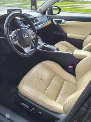 Pelēks Lexus CT 200h 2011 Kauņa, ar dzinēja tilpumu 1.80 L un nobraukumu 237 tūkst. km par 9499 €, foto 12 vietnē AUTOMOTO.COM.LV