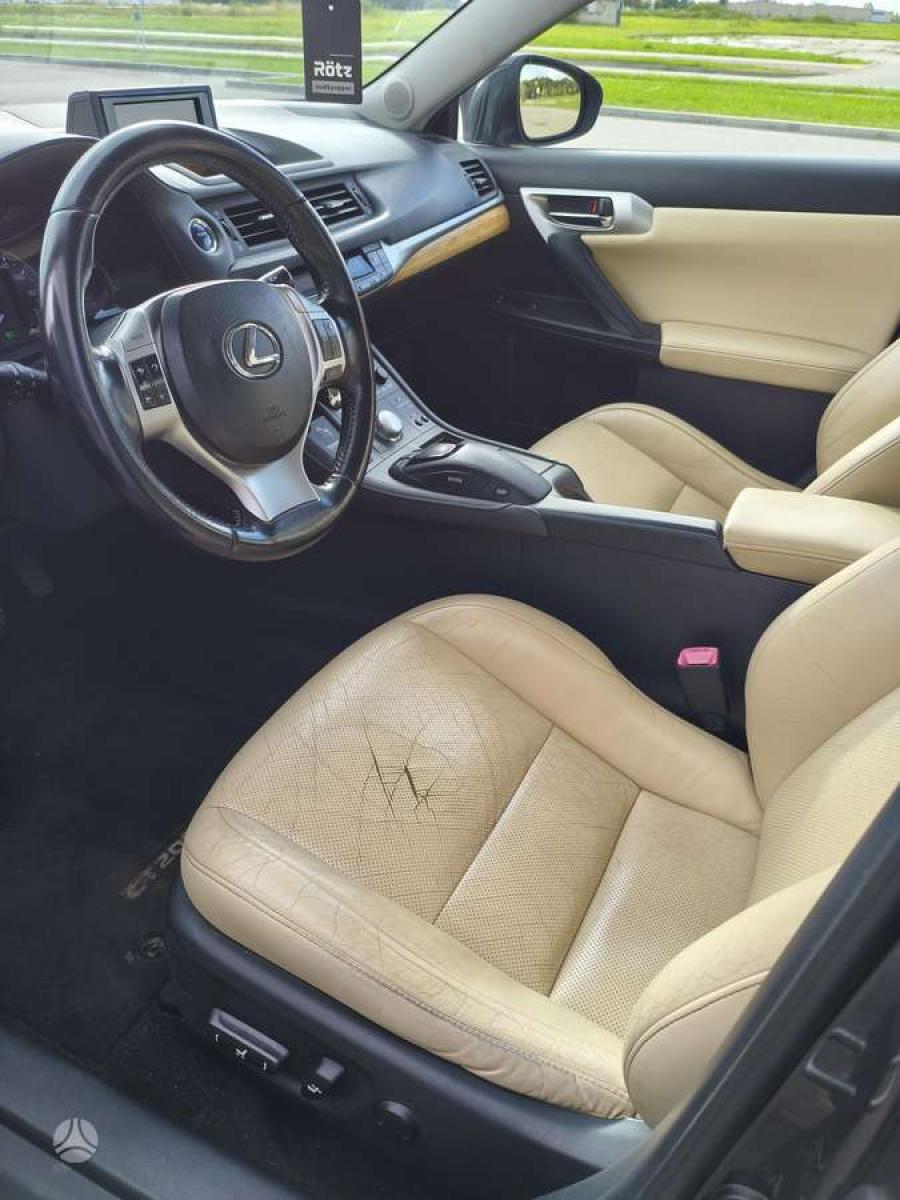 Pelēks Lexus CT 200h 2011 Kauņa, ar dzinēja tilpumu 1.80 L un nobraukumu 237 tūkst. km par 9499 €, foto 12 vietnē AUTOMOTO.COM.LV