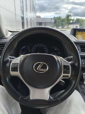 Pelēks Lexus CT 200h 2011 Kauņa, ar dzinēja tilpumu 1.80 L un nobraukumu 237 tūkst. km par 9499 €, foto 13 vietnē AUTOMOTO.COM.LV