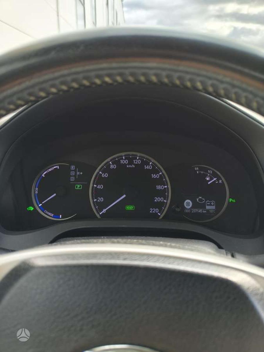 Pelēks Lexus CT 200h 2011 Kauņa, ar dzinēja tilpumu 1.80 L un nobraukumu 237 tūkst. km par 9499 €, foto 14 vietnē AUTOMOTO.COM.LV