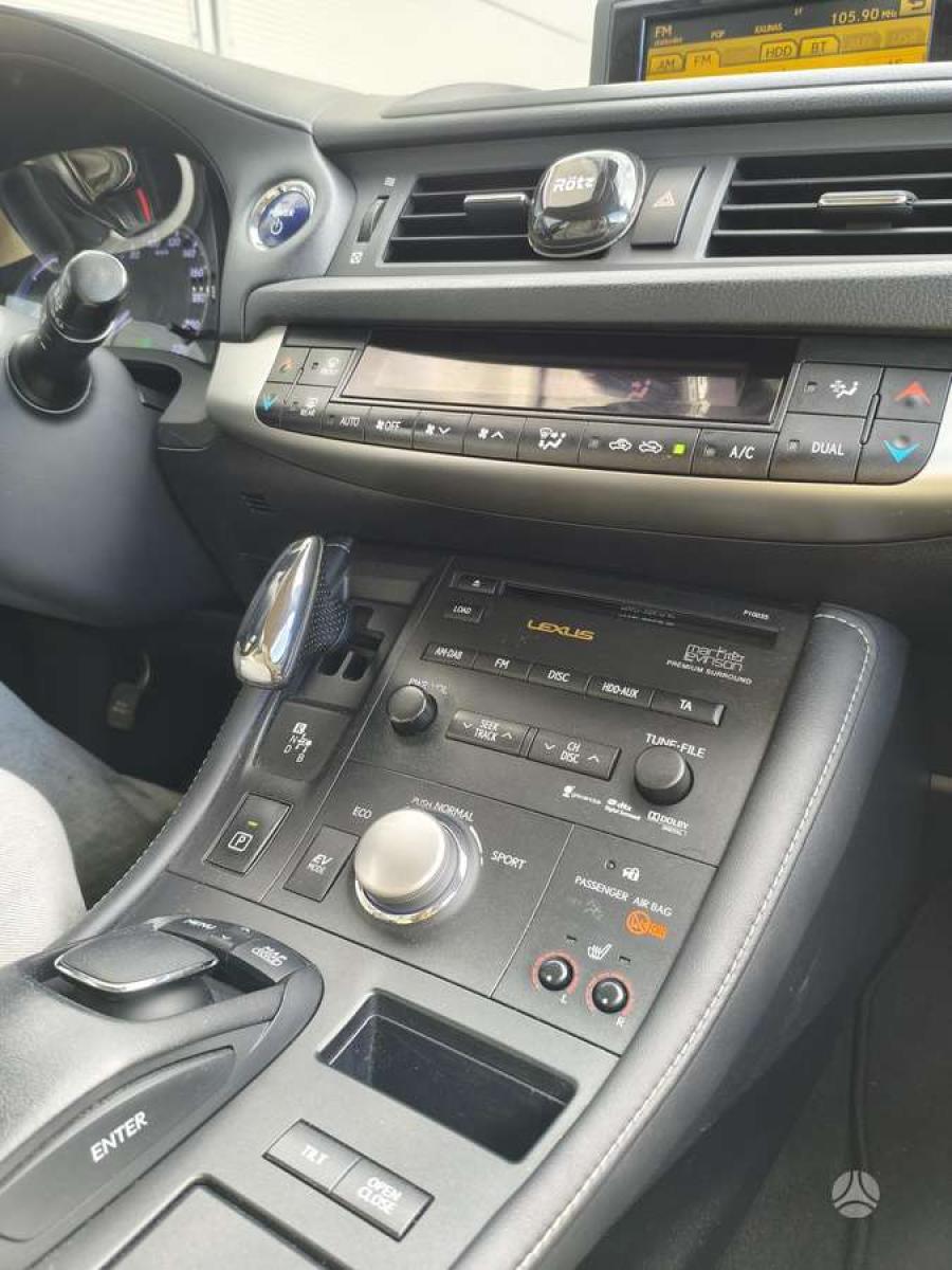 Pelēks Lexus CT 200h 2011 Kauņa, ar dzinēja tilpumu 1.80 L un nobraukumu 237 tūkst. km par 9499 €, foto 18 vietnē AUTOMOTO.COM.LV