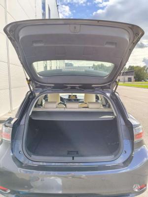 Pelēks Lexus CT 200h 2011 Kauņa, ar dzinēja tilpumu 1.80 L un nobraukumu 237 tūkst. km par 9499 €, foto 19 vietnē AUTOMOTO.COM.LV