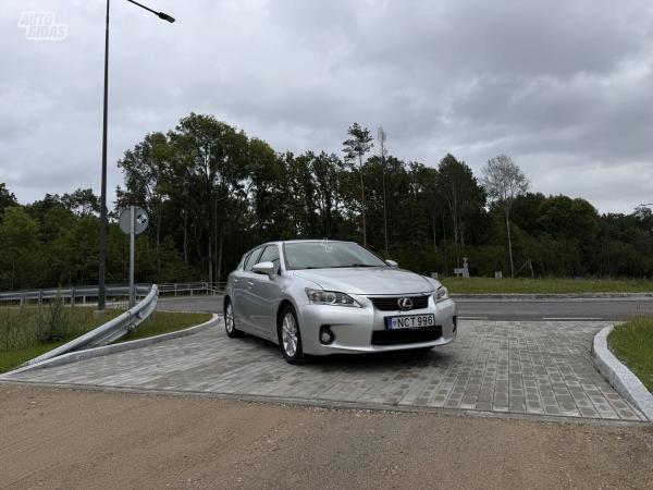 Лексус CT 200h 2011 в Каунас на AUTOMOTO.COM.LV Серый Лексус CT 200h 2011 в Каунас, объемом двигателя 1.80 л и пробегом 245 тыс. км за 7700 €, фото 1 на AUTOMOTO.COM.LV