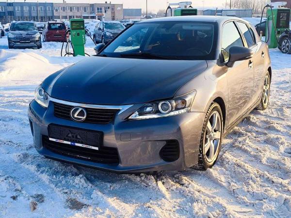 Grey Lexus CT 200h 2012 in Siauliai, with an engine capacity of 1.80 L and mileage of 275 thousand km for 7700 €, photo 1 on AUTOMOTO.COM.LV