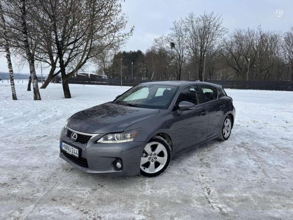 Pelēks Lexus CT 200h 2012 Kauņa, ar dzinēja tilpumu 1.80 L un nobraukumu 229 tūkst. km par 6900 €, foto 1 vietnē AUTOMOTO.COM.LV