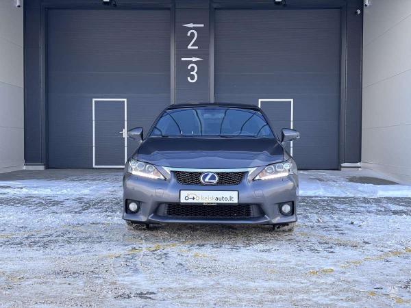 Pelēks Lexus CT 200h 2012 Viļņa, ar dzinēja tilpumu 1.80 L un nobraukumu 273 tūkst. km par 7900 €, foto 2 vietnē AUTOMOTO.COM.LV