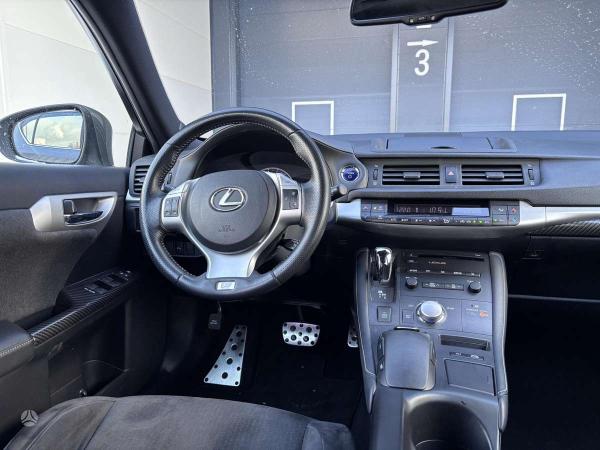 Pelēks Lexus CT 200h 2012 Viļņa, ar dzinēja tilpumu 1.80 L un nobraukumu 273 tūkst. km par 7900 €, foto 8 vietnē AUTOMOTO.COM.LV