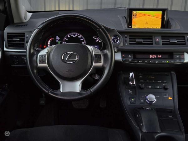 Pelēks Lexus CT 200h 2012 Kauņa, ar dzinēja tilpumu 1.80 L un nobraukumu 286 tūkst. km par 7850 €, foto 5 vietnē AUTOMOTO.COM.LV