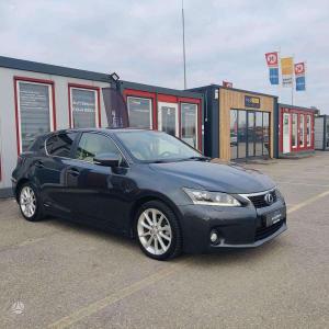 Grey Lexus CT 200h 2012 in Vilnius, with an engine capacity of 1.80 L and mileage of 230 thousand km for 6000 €, photo 3 on AUTOMOTO.COM.LV