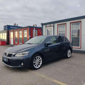 Grey Lexus CT 200h 2012 in Vilnius, with an engine capacity of 1.80 L and mileage of 230 thousand km for 6000 €, photo 4 on AUTOMOTO.COM.LV
