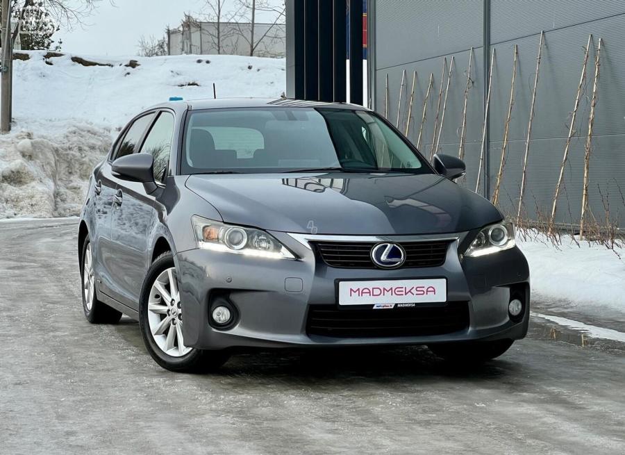 Grey Lexus CT 200h 2012 in Vilnius, with an engine capacity of 1.80 L and mileage of 279 thousand km for 7990 €, photo 1 on AUTOMOTO.COM.LV