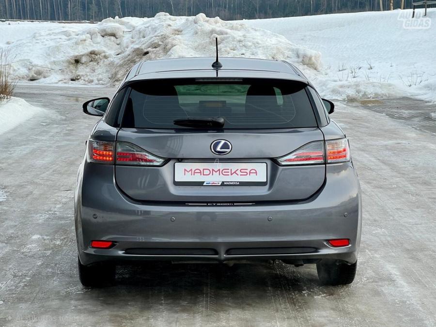 Grey Lexus CT 200h 2012 in Vilnius, with an engine capacity of 1.80 L and mileage of 279 thousand km for 7990 €, photo 10 on AUTOMOTO.COM.LV