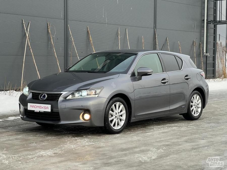 Grey Lexus CT 200h 2012 in Vilnius, with an engine capacity of 1.80 L and mileage of 279 thousand km for 7990 €, photo 15 on AUTOMOTO.COM.LV