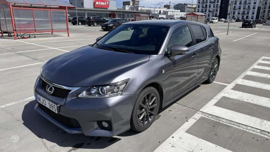 Grey Lexus CT 200h 2012 in Vilnius, with an engine capacity of 1.80 L and mileage of 213 thousand km for 8100 €, photo 1 on AUTOMOTO.COM.LV