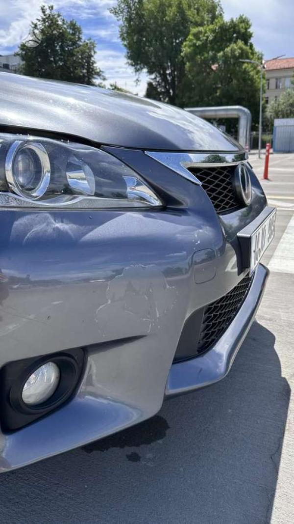 Pelēks Lexus CT 200h 2012 Viļņa, ar dzinēja tilpumu 1.80 L un nobraukumu 213 tūkst. km par 8100 €, foto 7 vietnē AUTOMOTO.COM.LV